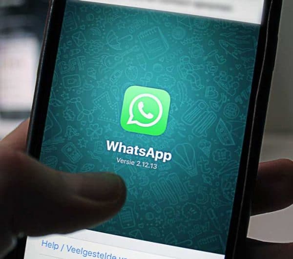 Interact with Live chat (Whatsapp /Messenger) | Essex